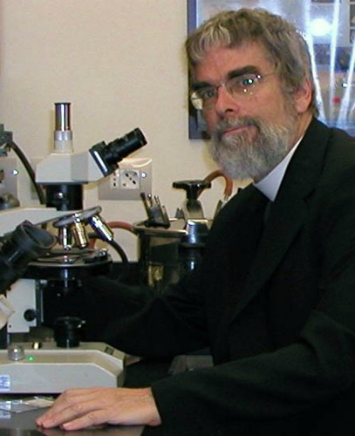 Jesuit Astronomer Wins Carl Sagan Award, Shocks NPR| National Catholic ...