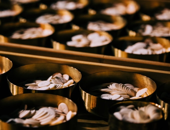 Receiving Holy Communion: 2 Basic Requirements Catholics Must Meet ...