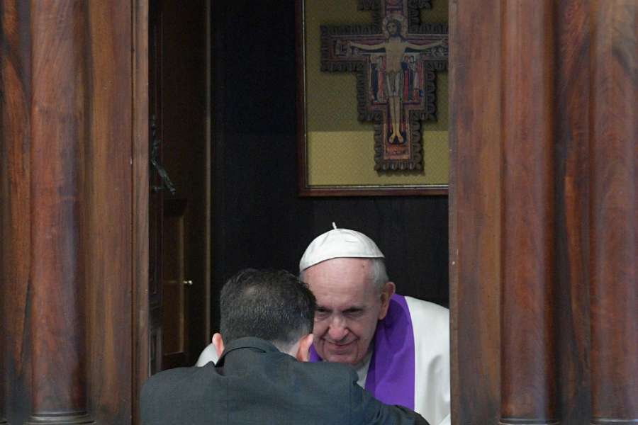 Pope Francis: Going to Confession is ‘Abandoning Oneself to Love ...