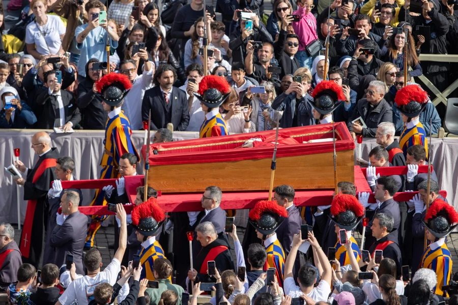LIVE UPDATES: Cardinals Meeting to Determine Conclave Start Date ...