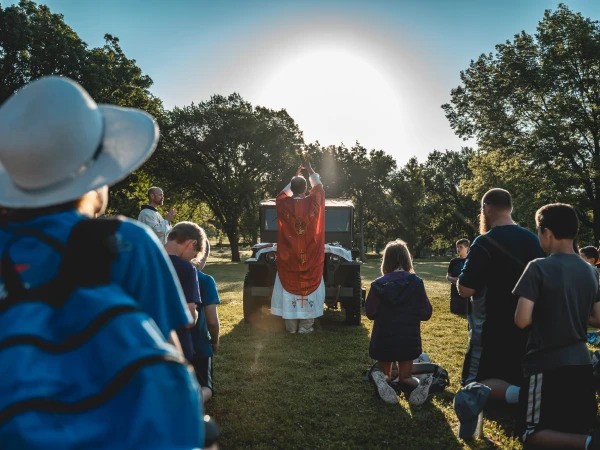 75 Years Later: Iconic ‘Jeep Mass’ Photo With Father Kapaun Still ...