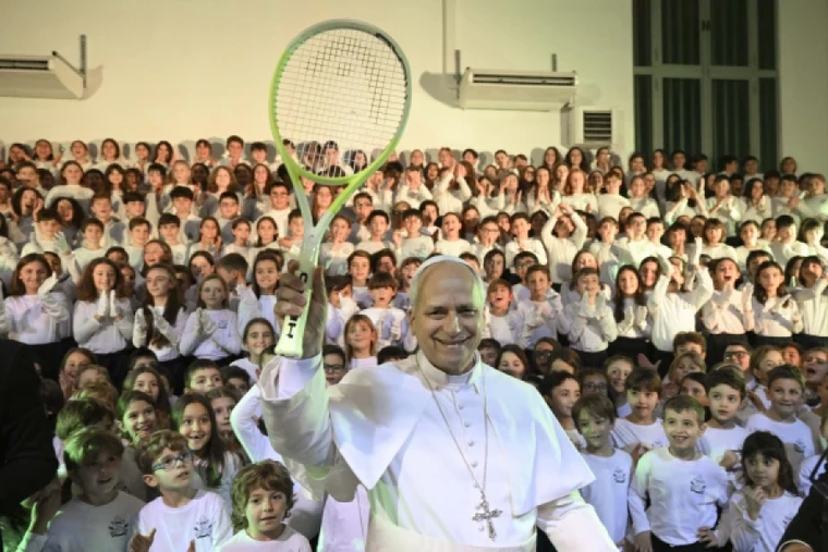 Pope Leo Makes Surprise Visit to Children’s Christmas Concert at Castel ...