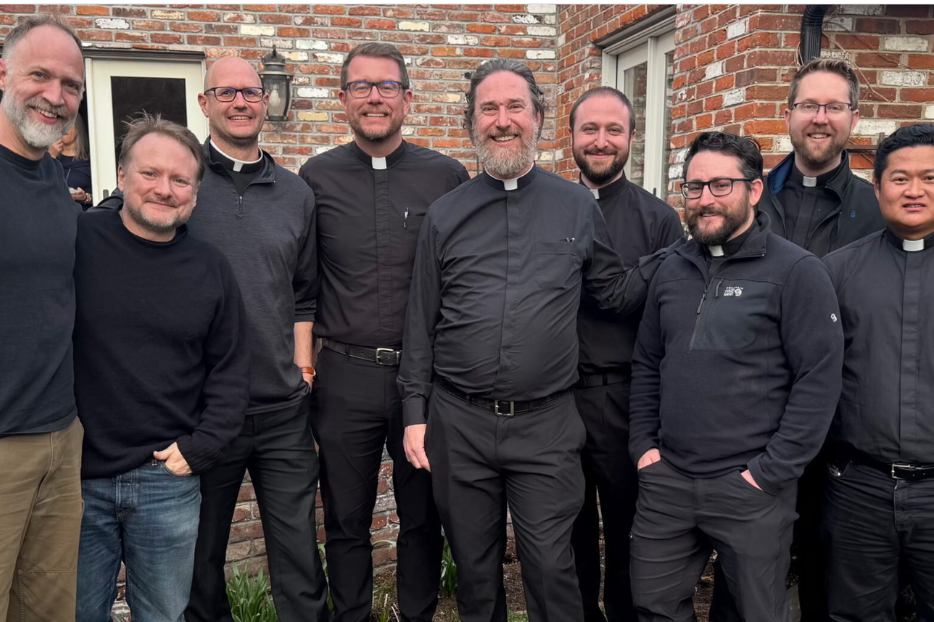 Meet the Real Priest Who Consulted on ‘Wake Up Dead Man: A Knives Out ...